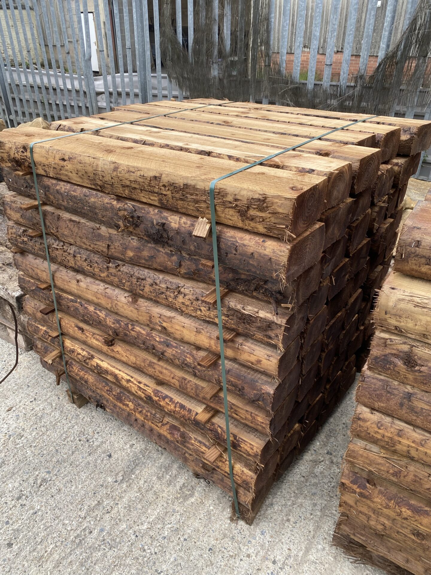 2.4m Rustic Sleepers - Aztec Stone